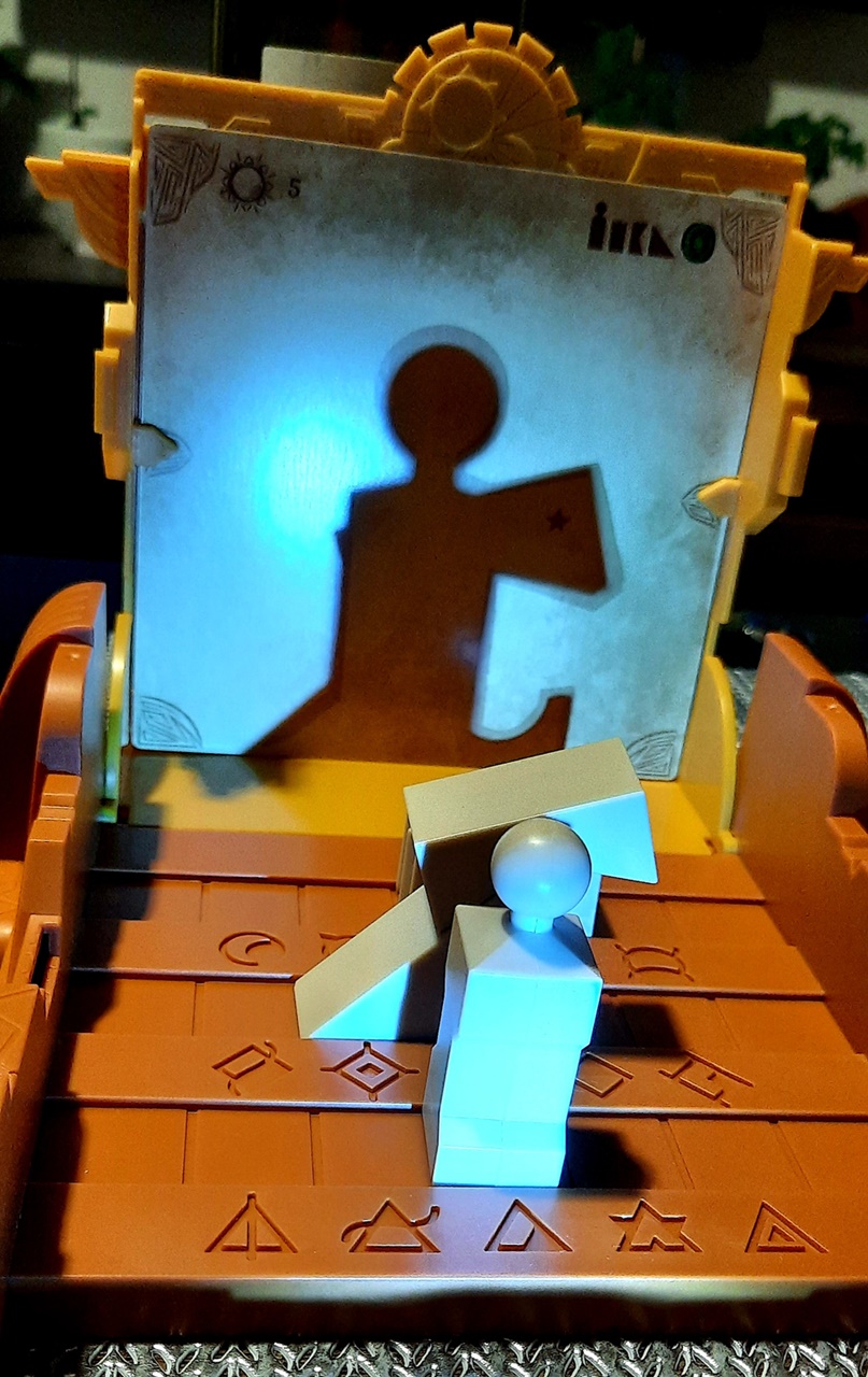 W pojedynkę do boju – recenzja gry „Logiquest: Shadow Glyphs”